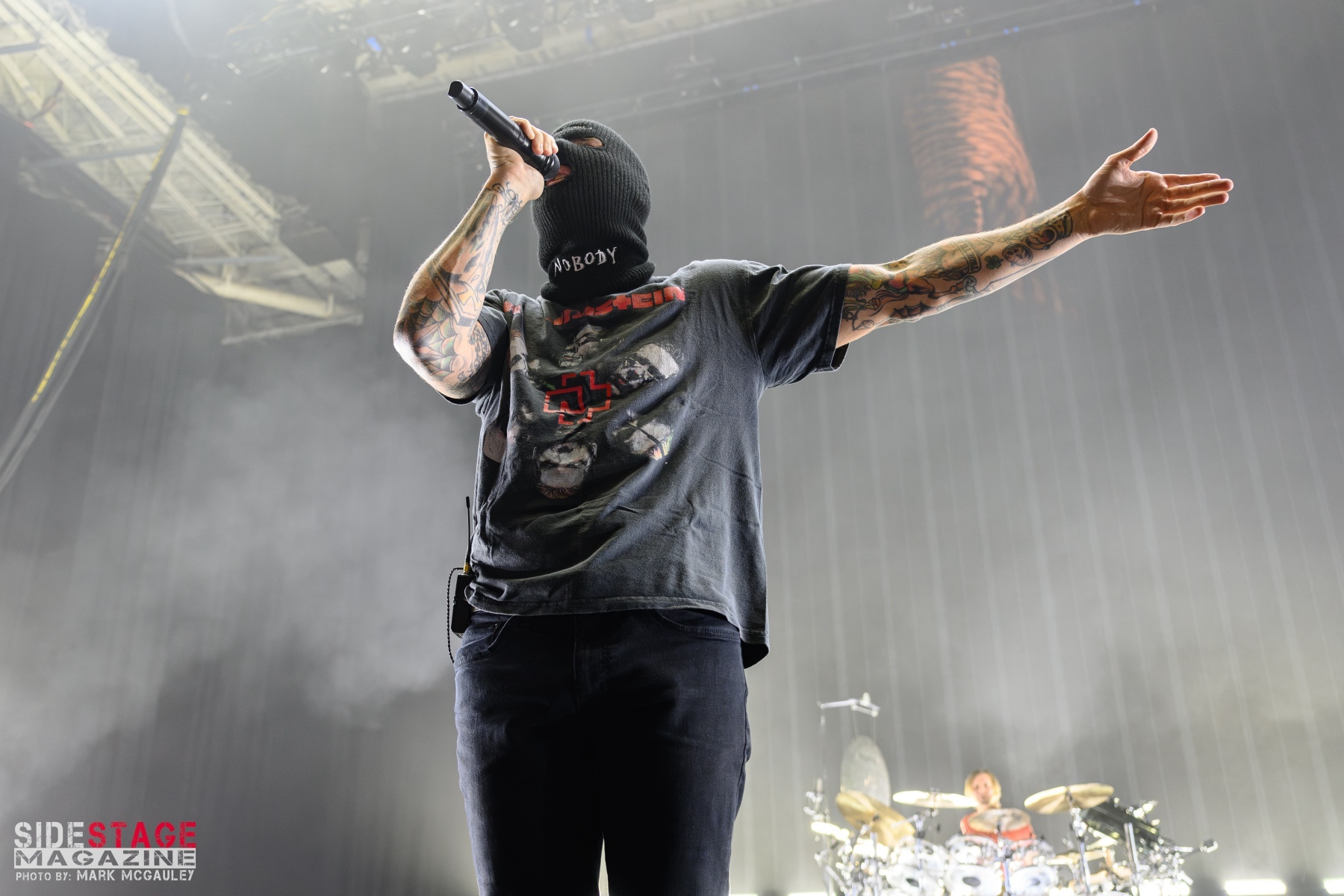 The Show Must Go On...A7X Overcome Band Injury In Mansfield, MA - Side ...