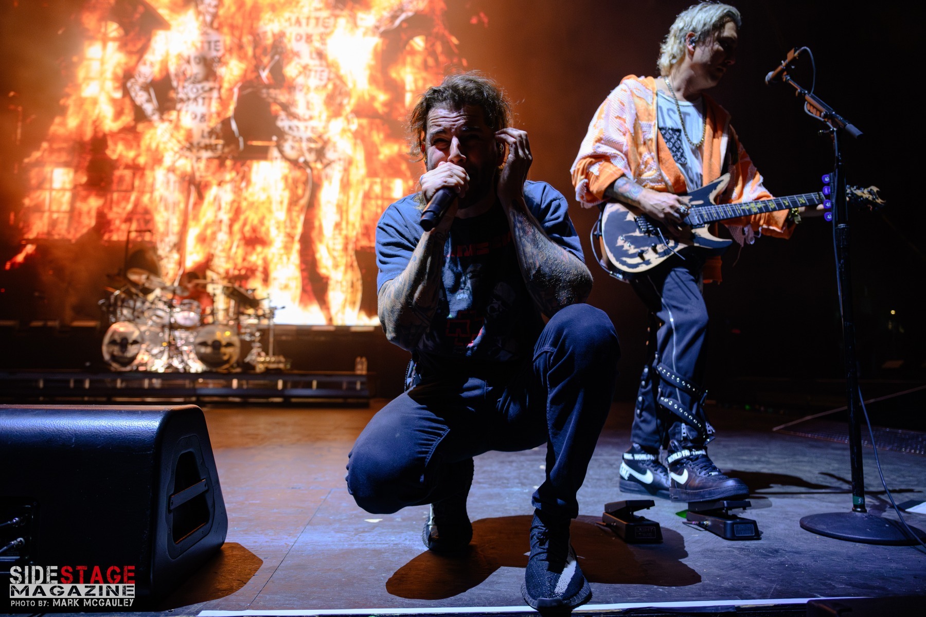 The Show Must Go On...A7X Overcome Band Injury In Mansfield, MA - Side ...