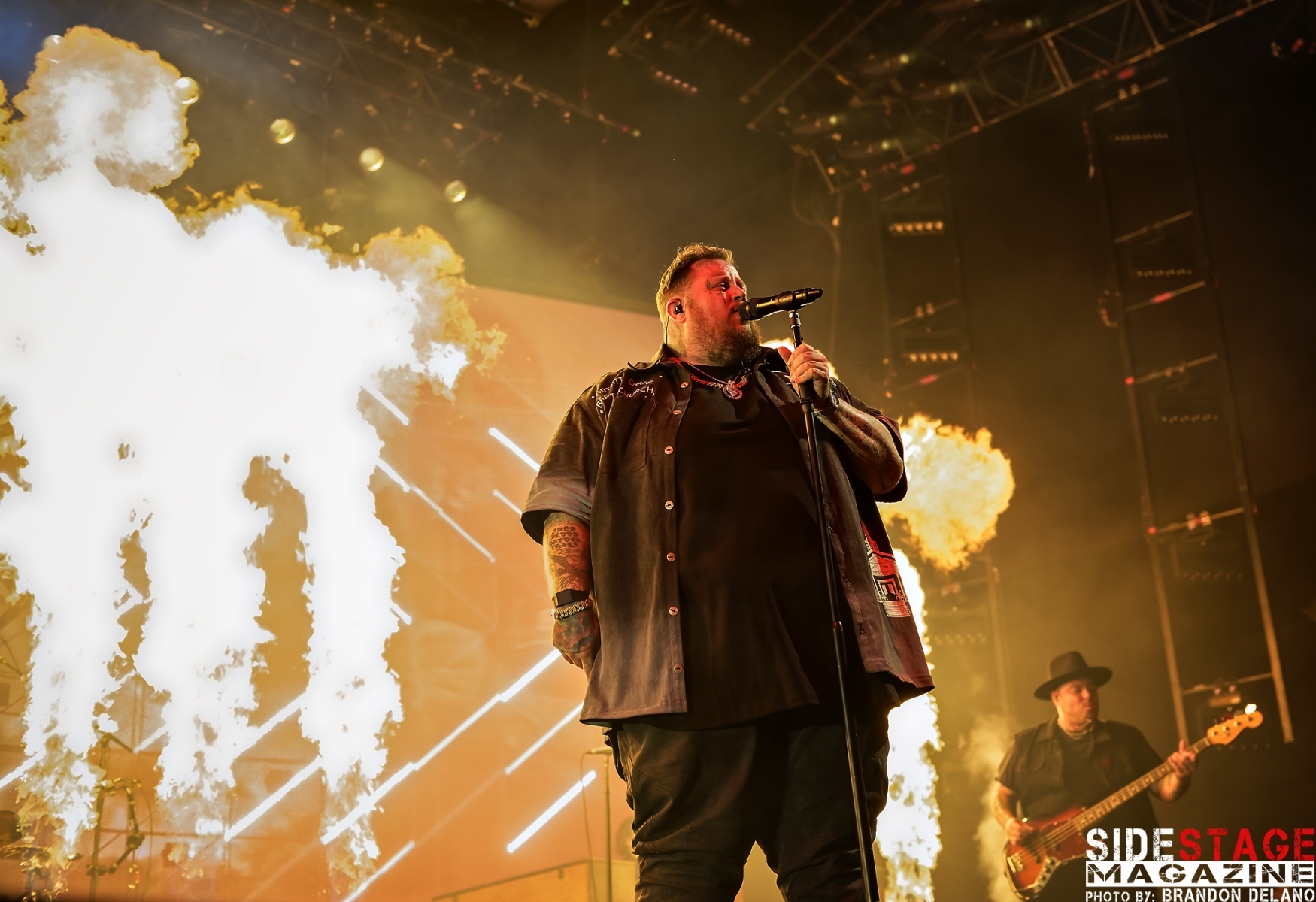Jelly Roll Gives Backroad Baptism To Sold Out Crowd At Jiffy Lube Live ...