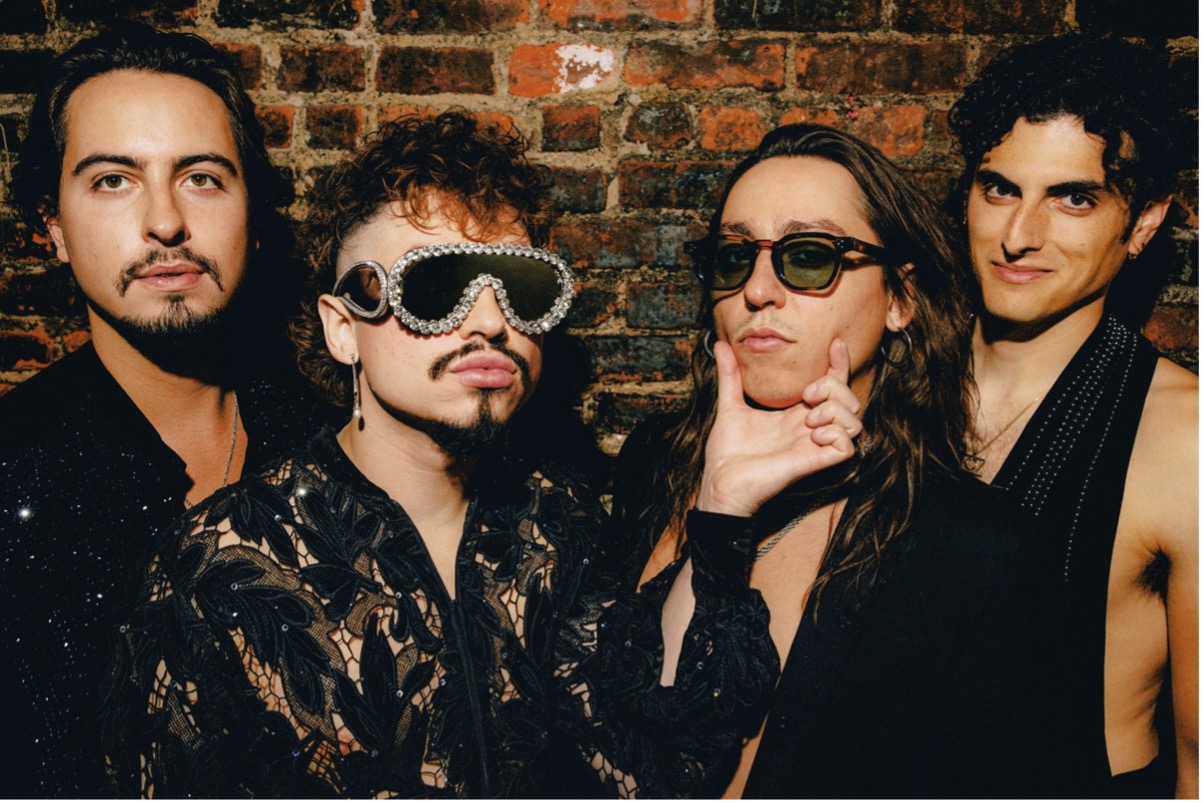 GRETA VAN FLEET RETURN WITH NEW SINGLE “PLAY YOUR GAMES” - Side Stage ...